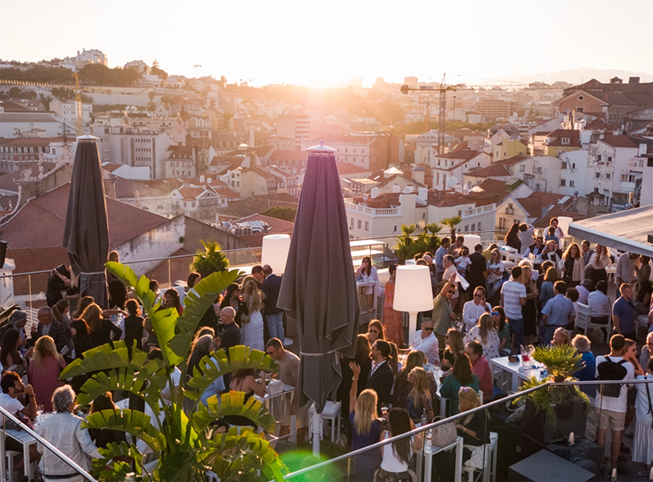 Rooftop Bar Mundial | The best rooftop bar in Lisbon